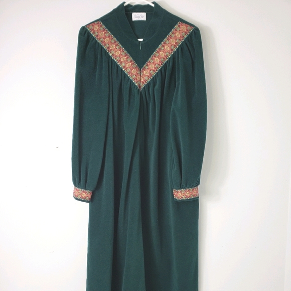 Vanity Fair | Intimates & Sleepwear | Vintage Vanity Fair Forest Green ...